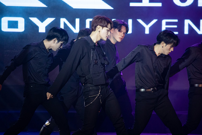 Roy Nguyễn tập luyện “khắc nghiệt" cùng ê-kíp Hàn Quốc trong 8 tháng để ...