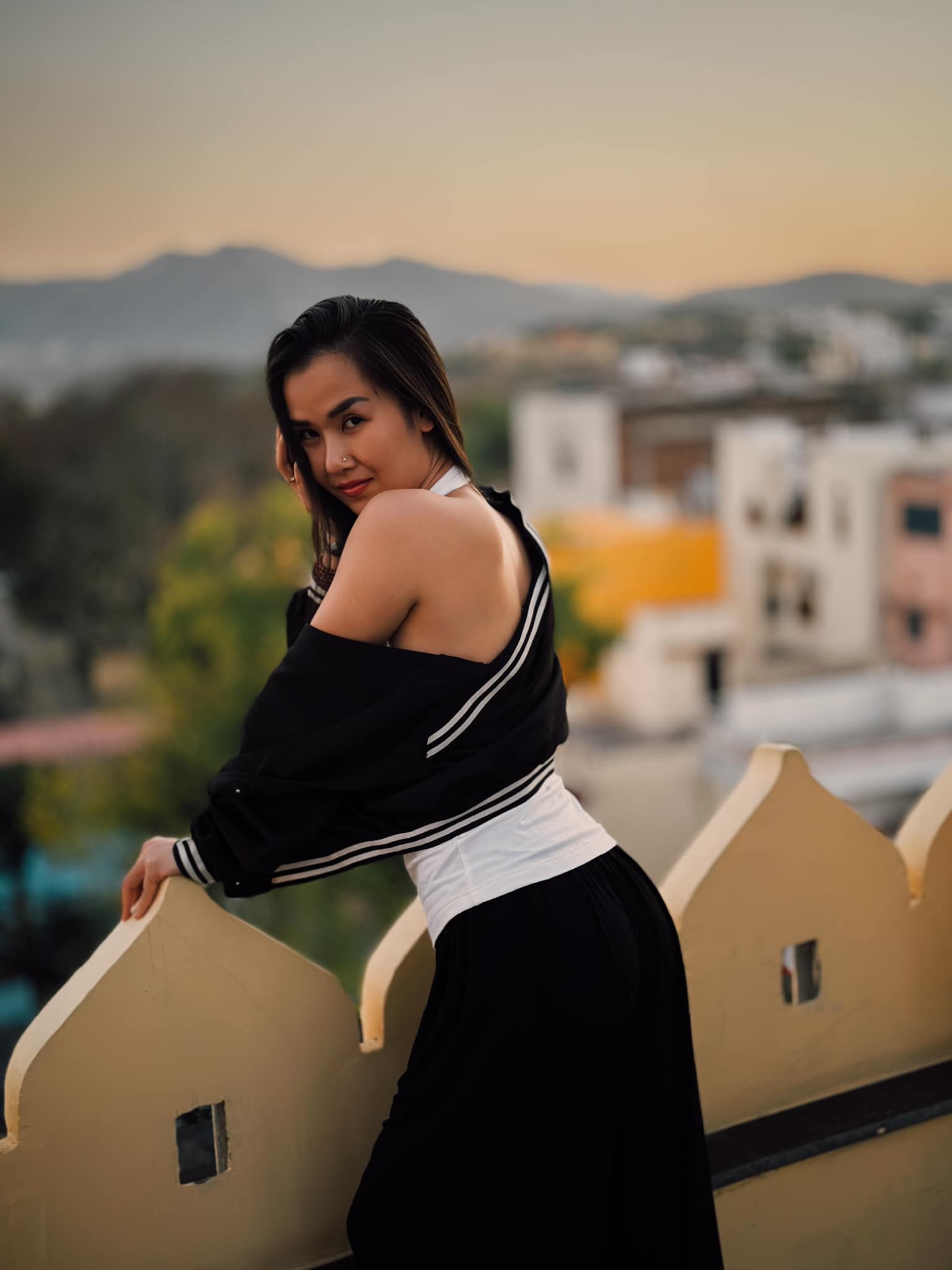 Võ Hạ Trâm khoe body "gái một con", sắc vóc lên hương cỡ nào mà khiến ...